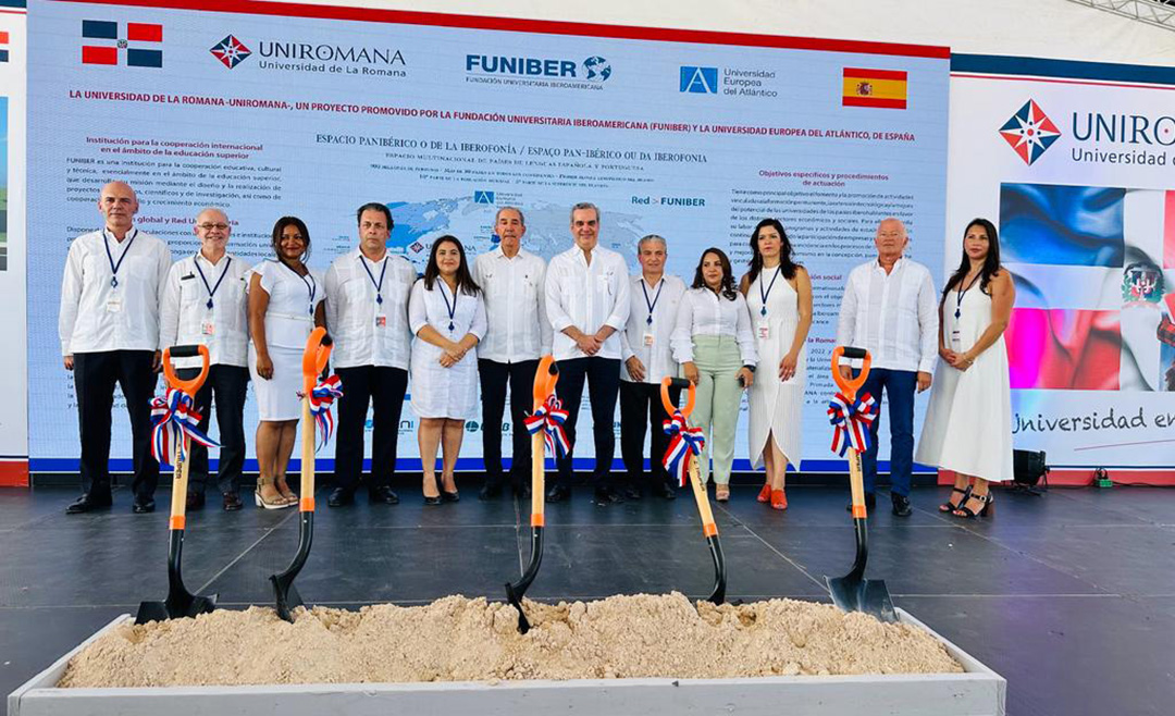 The president of the Dominican Republic breaks "first ground" of ...